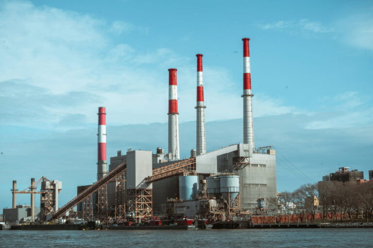 Building Power: The Essential Role of Generators in Modern Construction ...
